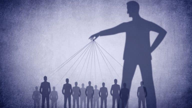 Control Issues: Understanding Why They Happen | GR8 Relationships